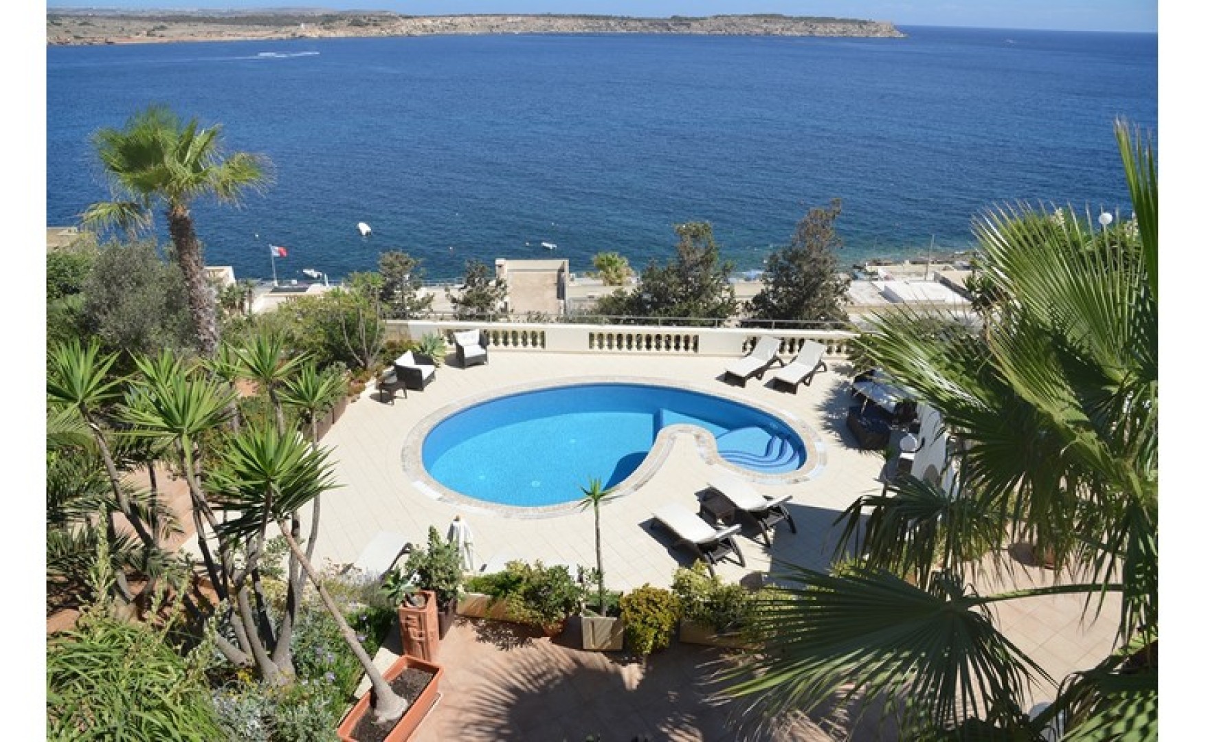 Villas in Malta: 5 bedroom villa in the heart of Mellieha for sale / to ...