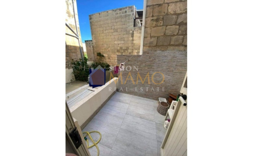 Apartment to let in Malta: Sliema studio flat for rent | Simon Mamo Real Estate in Malta, Gozo