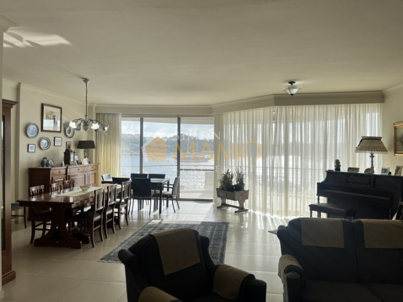 Seaside Splendor: 4BR Apartment with Stunning Sea Views in Sliema ...